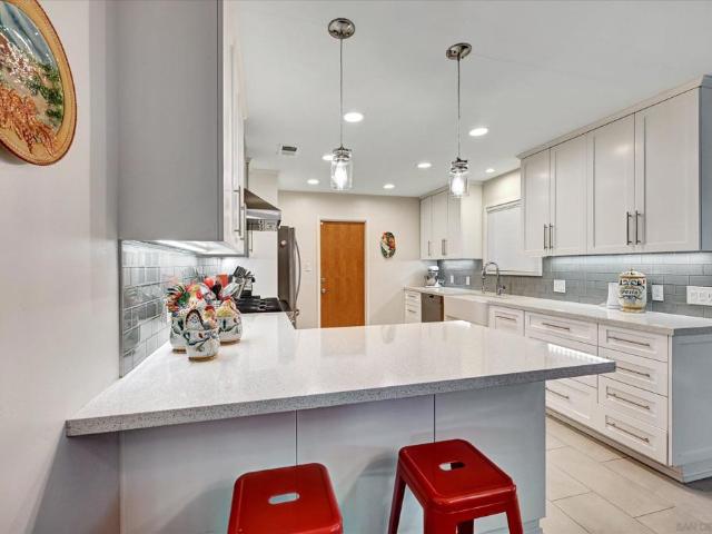 8055 Cinnabar Dr