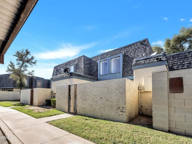 8056 N 32nd Ln, Phoenix, AZ 85051 | Compass