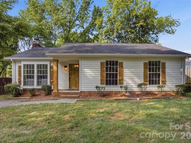 8056 Lawyers Rd, Charlotte, NC 28227