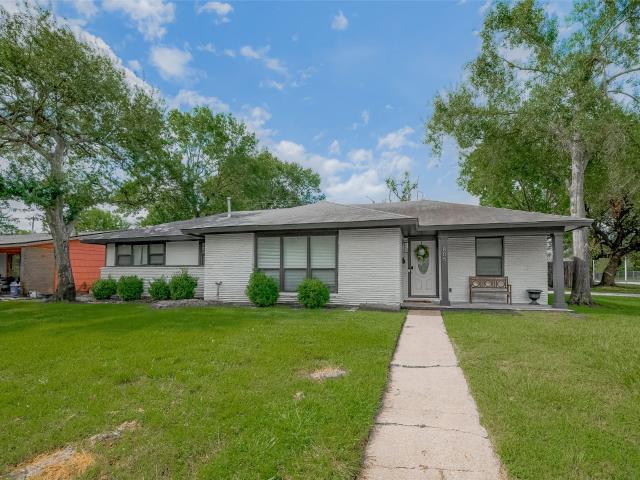 8057 Ridgeview Drive