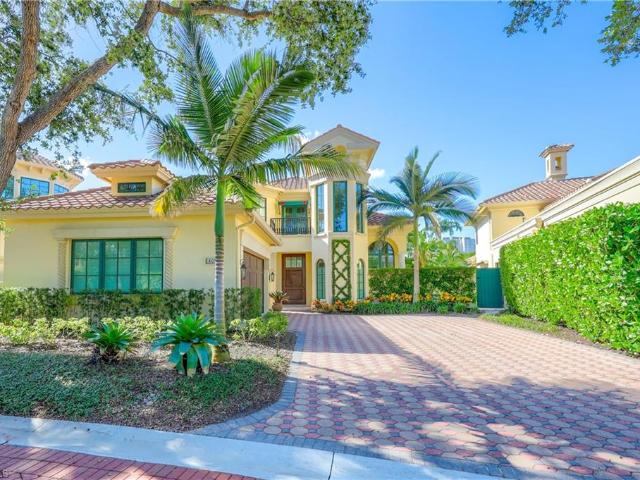 8057 Via Vecchia, Naples, FL 34108 | MLS #225083