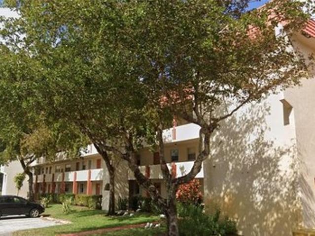 8051 N Sunrise Lakes Dr Apt 307, Sunrise, FL 33322