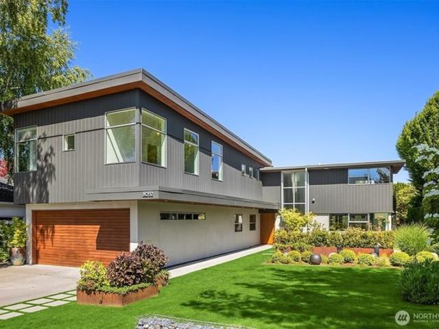 8052 Ridge Dr NE, Seattle, WA 98115