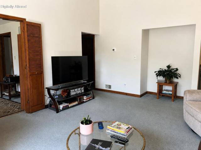 8052 42 Ave