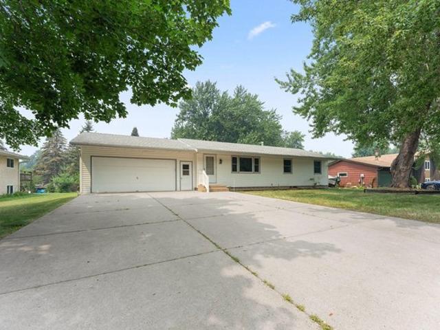 8053 Cloman Ave, Inver Grove Heights, MN 55076
