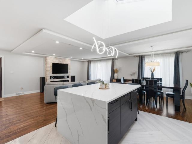 8053 W 88TH Street