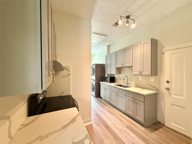 805 10th Street 4