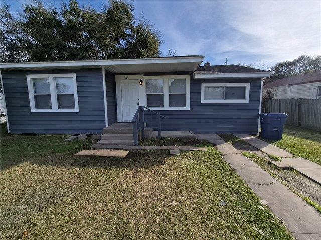 805 17th Ave N, Texas City, TX 77590