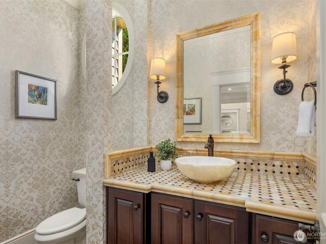 805 92nd Ave NE, Bellevue, WA 98004 | MLS #2558