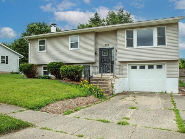 805 9th Ave NW, Waverly, IA 50677