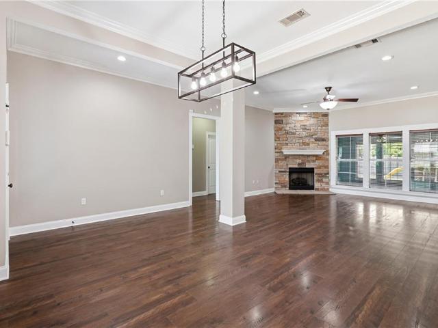 805 Country Cottage Boulevard