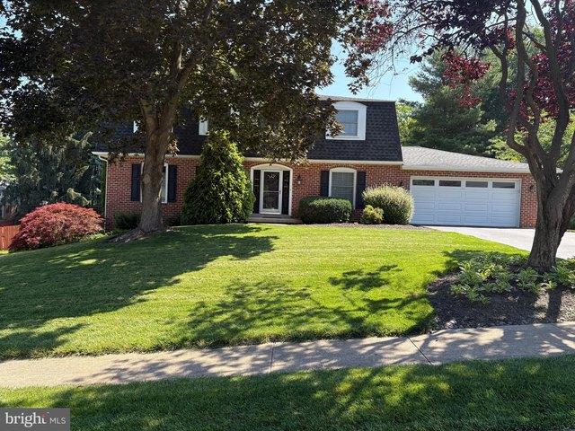 805 Cortleigh Dr, York, PA 17402