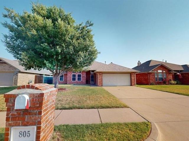 805 Canyon Dr, Yukon, OK 73099