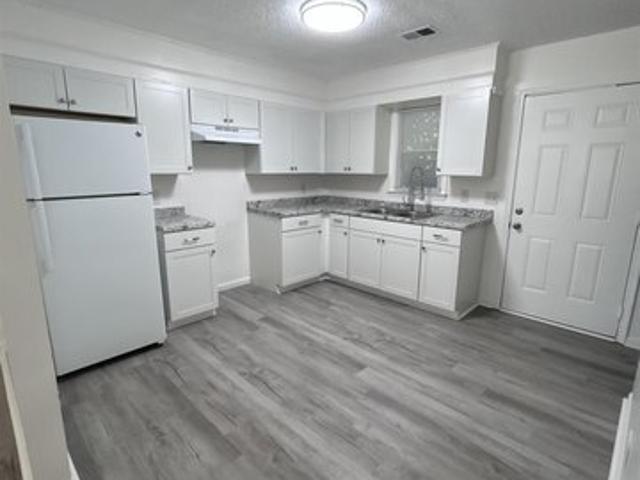 805 Central Dr, West Columbia, SC 29169