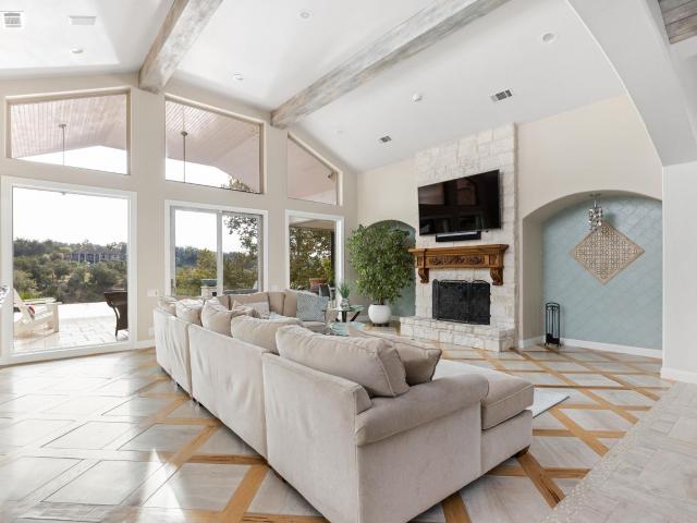 805 Brooks Hollow Rd