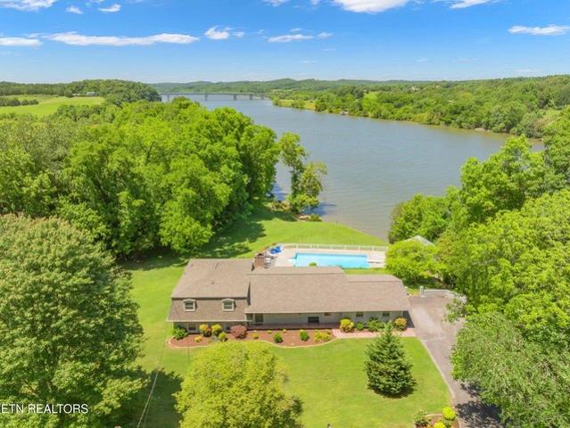805 Butler Dr, Loudon, TN 37774
