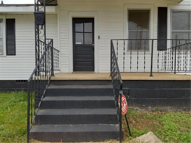 805 Goddard Avenue