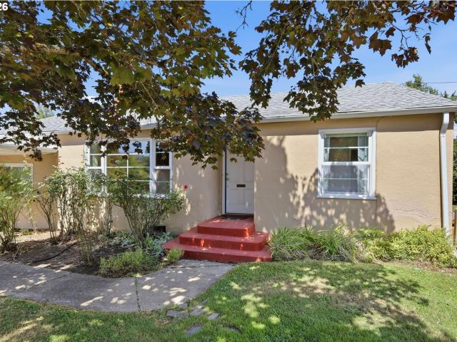 805 E 29TH AVE