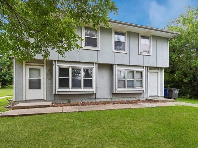 805 E Watrous Ave, Des Moines, IA 50315