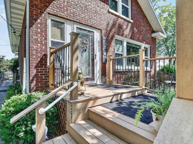 805 E Briar Lane