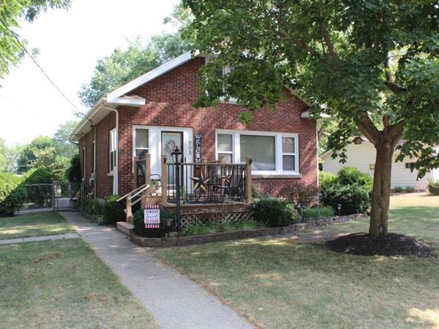 805 E Briar Ln, Beloit, WI 53511