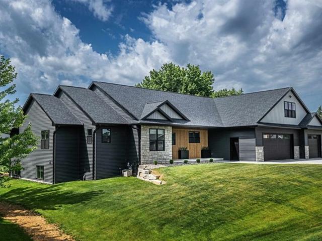 805 E Evergreen Dr, Kaukauna, WI 54130