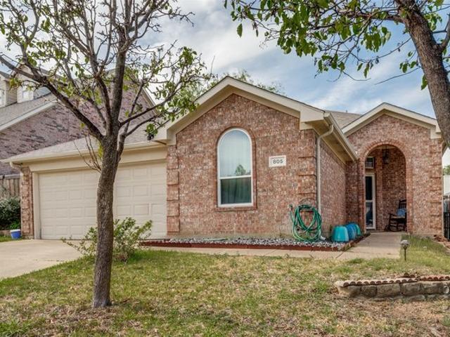 805 E Huitt Ln, Euless, TX 76040
