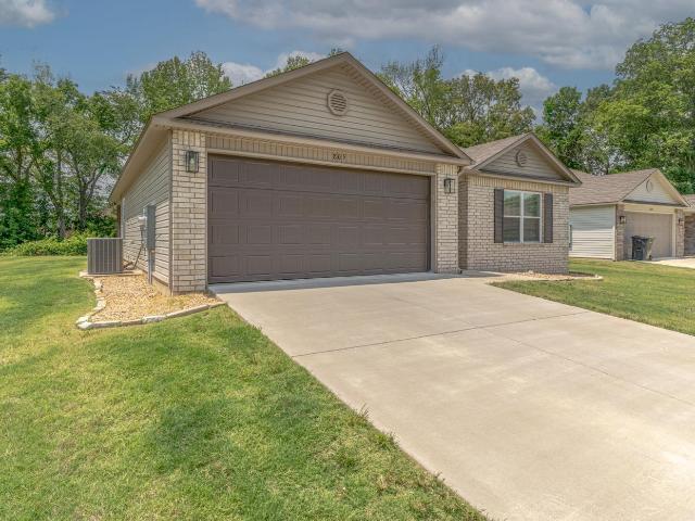 805 Elizabeth Ln