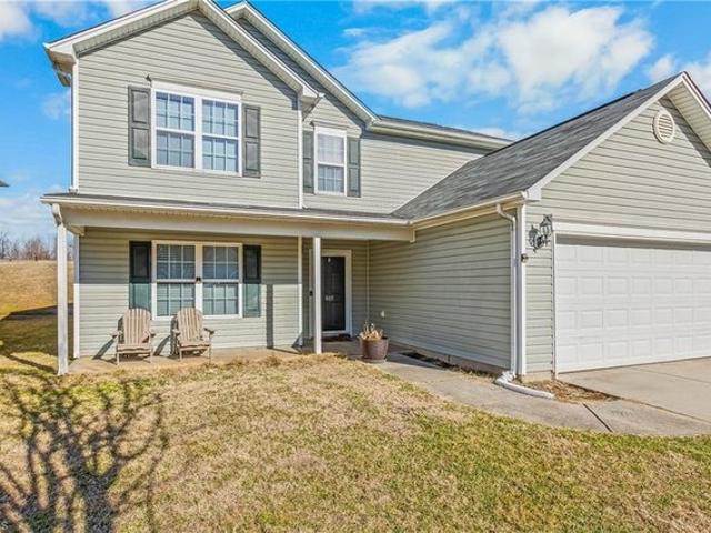 805 Forest Crest Dr, Greensboro, NC 27406