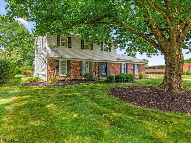 805 Fair Oaks Ave SW, North Canton, OH 44720