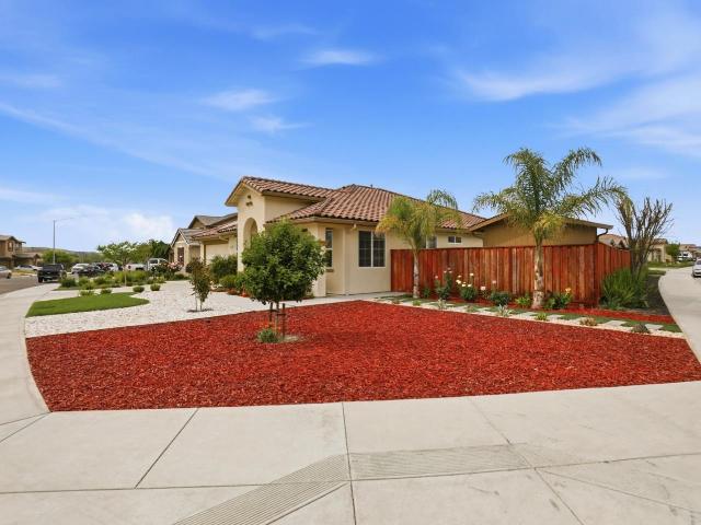 805 Klamath Way