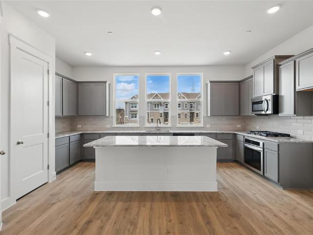 805 Heights Way