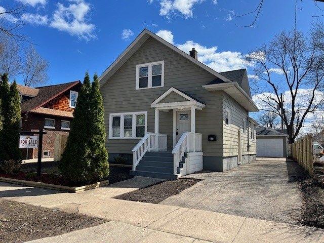 805 Helmholz Ave, Waukegan, IL 60085