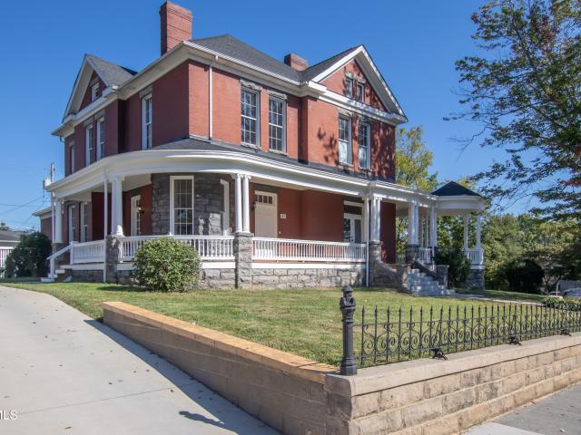 805 Highland Ave Avenue