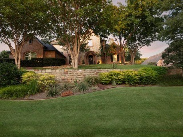 805 Lake Breeze Dr, Highland Village, TX 75077
