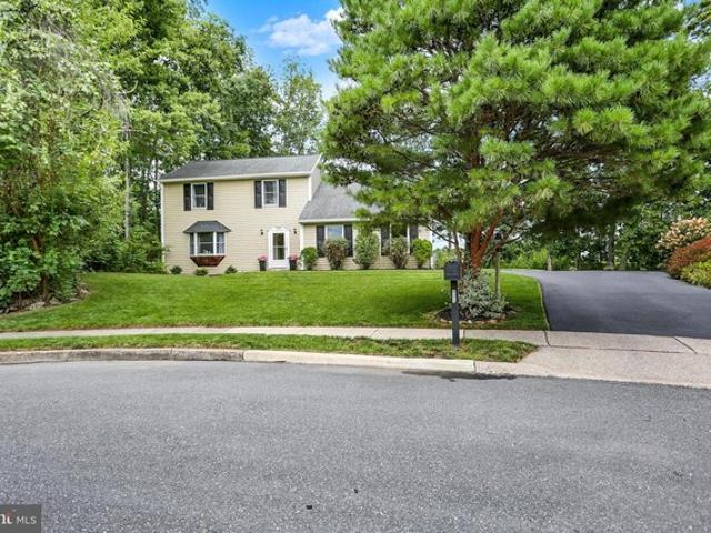 805 Leeds Ct, Harrisburg, PA 17112