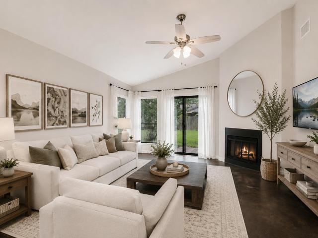 805 Live Oak Dr