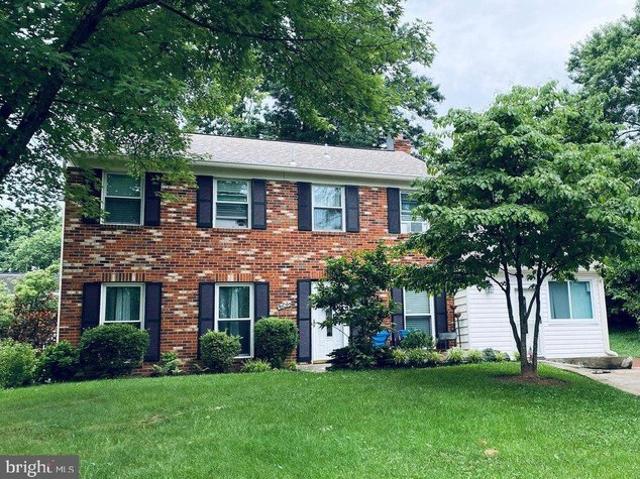 805 Mosby Hollow Dr, Herndon, VA 20170