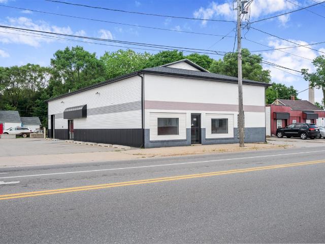 805 Maple Street