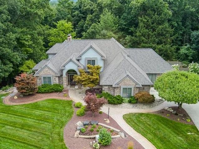 805 Maple Rd, Groveland Township, MI 48462