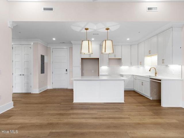 805 Mulberry St Unit 202, Beaufort, NC 28516