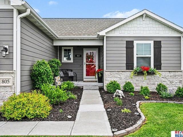 805 N 10th Ave, Springfield, NE 68059