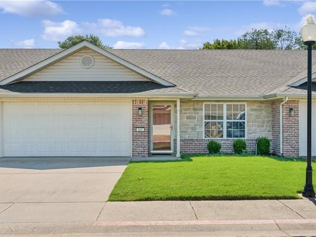 805 N 19th St, Rogers, AR 72756
