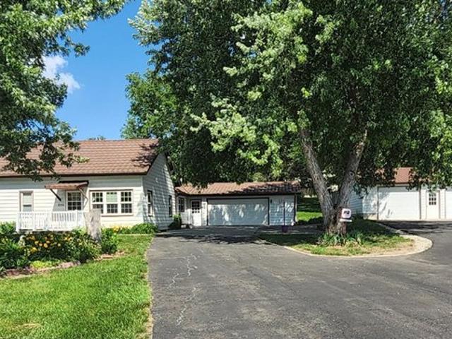 805 N Walnut St, Avoca, IA 51521