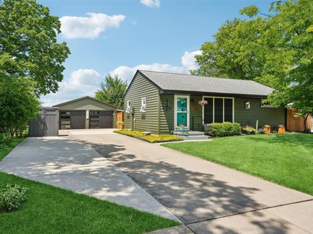 805 N J St, Indianola, IA 50125