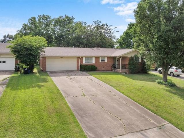 805 N Nancy Dr, Ada, OK 74820