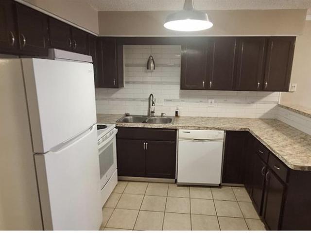 805 N Oak Street # 105