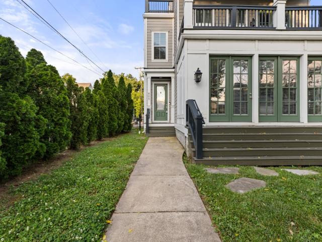 805 S 19th St