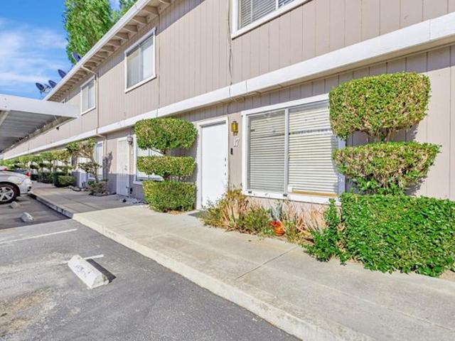 805 South St Apt 17, Hollister, CA 95023