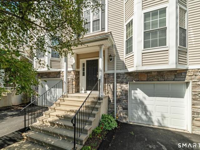 805 Sienna Dr Unit 805, Danbury, CT 06810